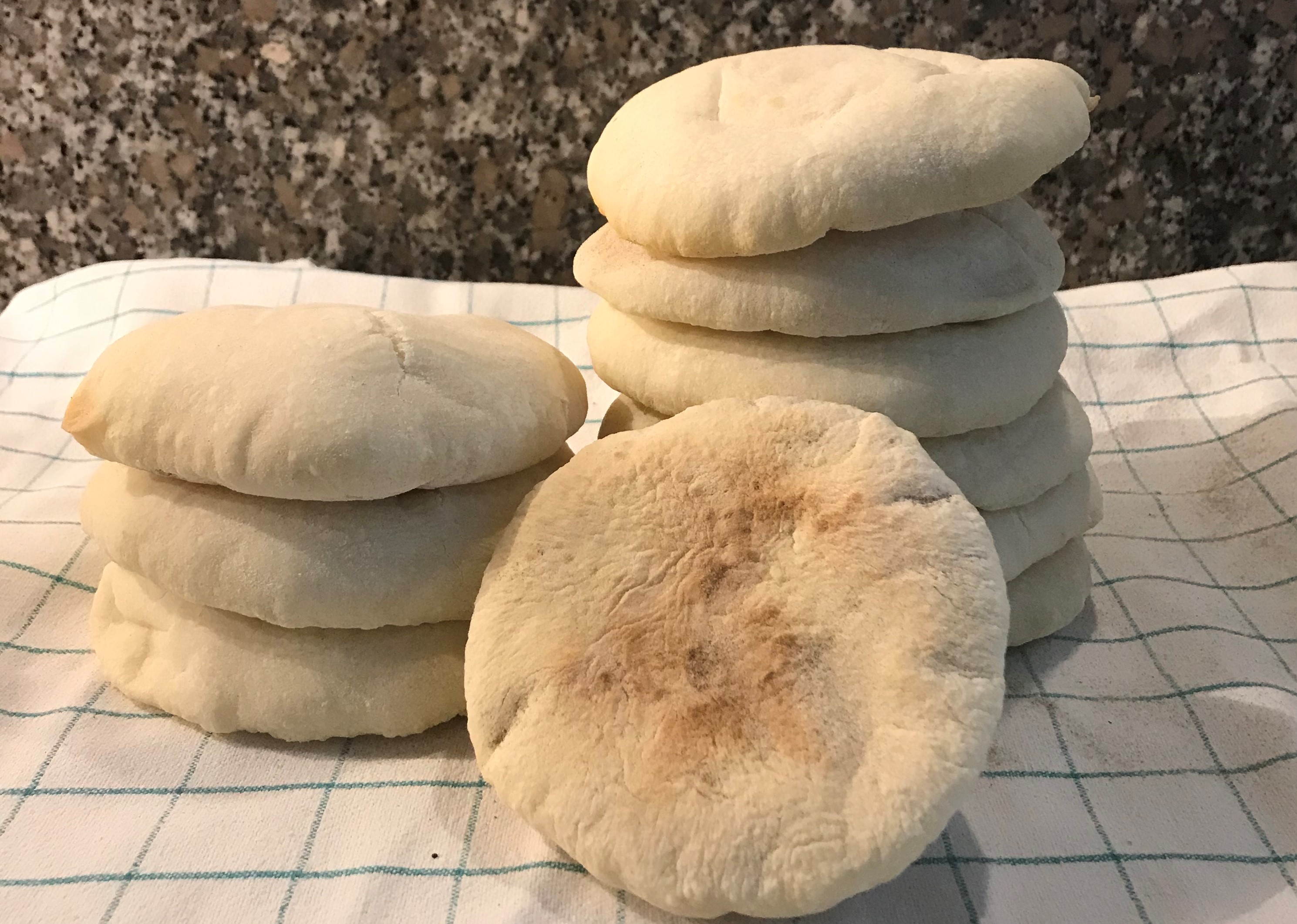 Pains « Pita » maison, la recette! – Stéphane Décotterd